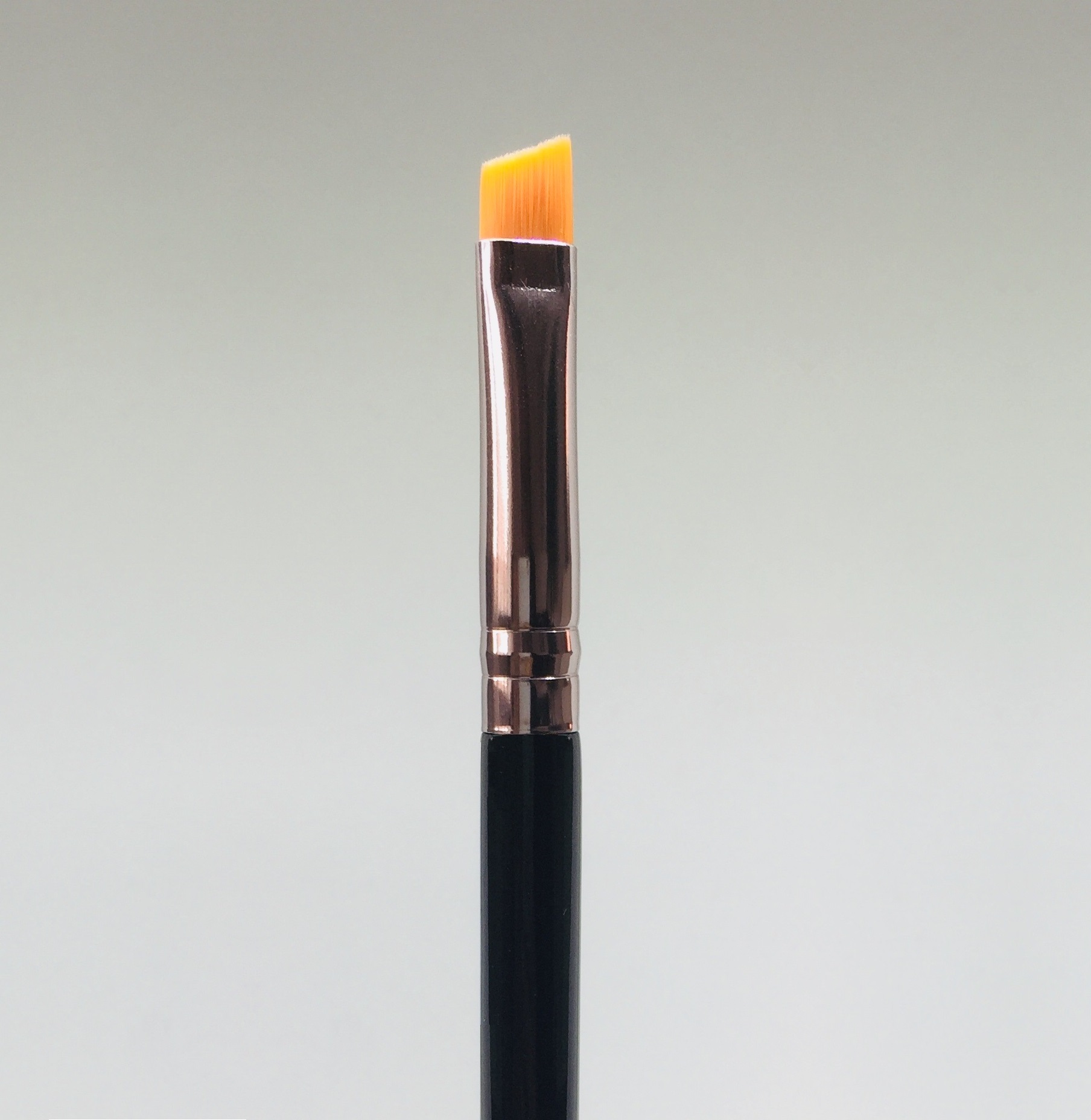 Walsteds Makeup – Angle definer brush | Walsteds Makeup & Styling